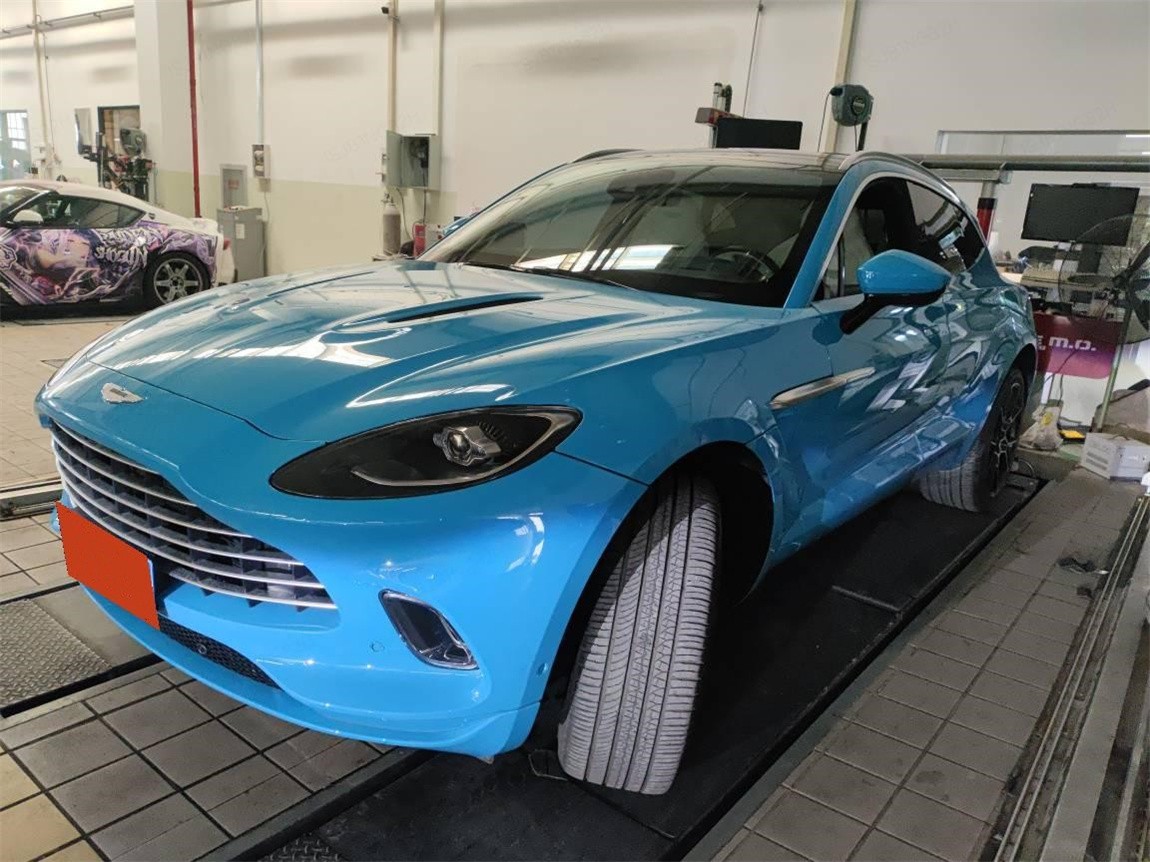 阿斯顿马丁DBX 4.0t V8 返璞之境 海滨蓝/象牙白 2022年02月上牌 32000公里-恩佐网